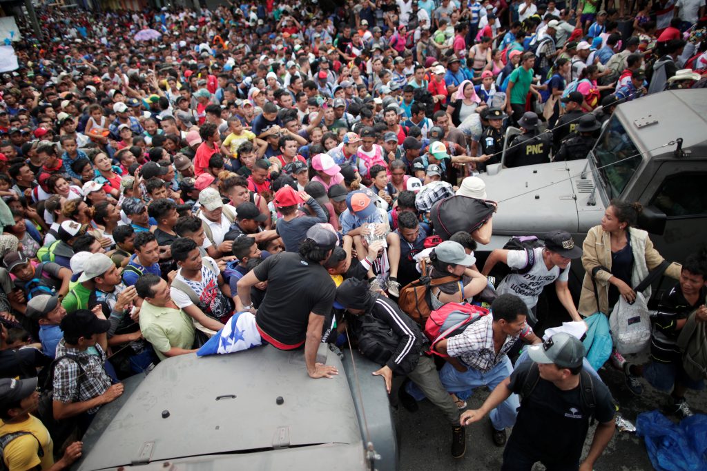 Mexico vows to meet migrant 'challenge' as caravan hits border
