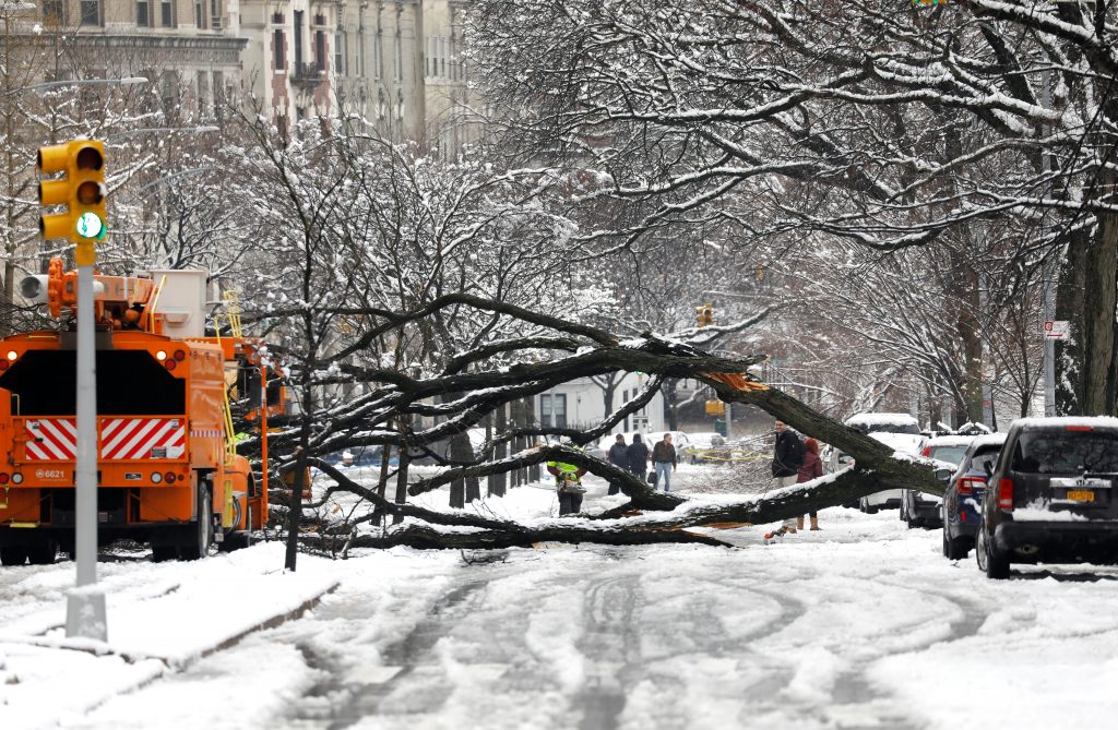 Late winter snow hammers U.S. northeast, icy conditions ahead