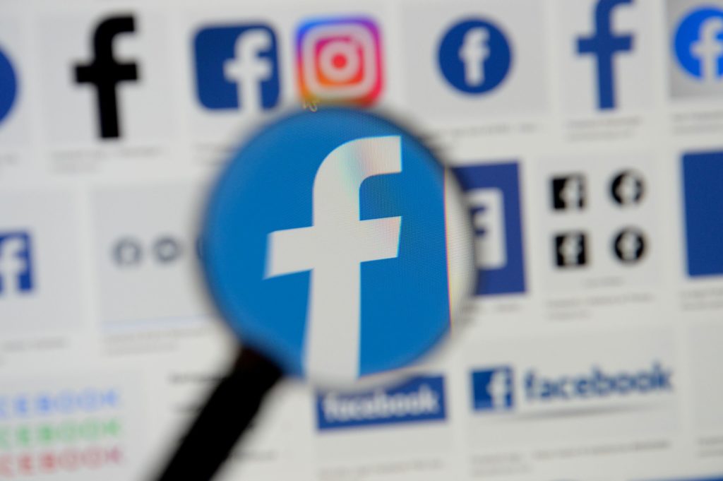 Facebook To Pilot New Fact Checking Program With Community Reviewers