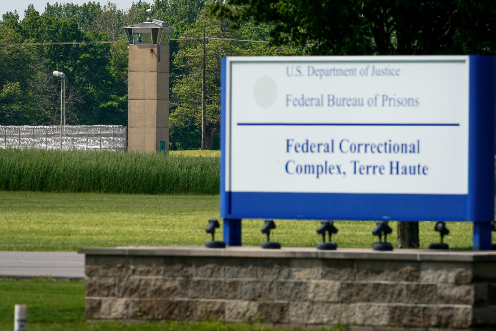 U.S. judge delays first federal executions in 17 years | The Jim Bakker ...
