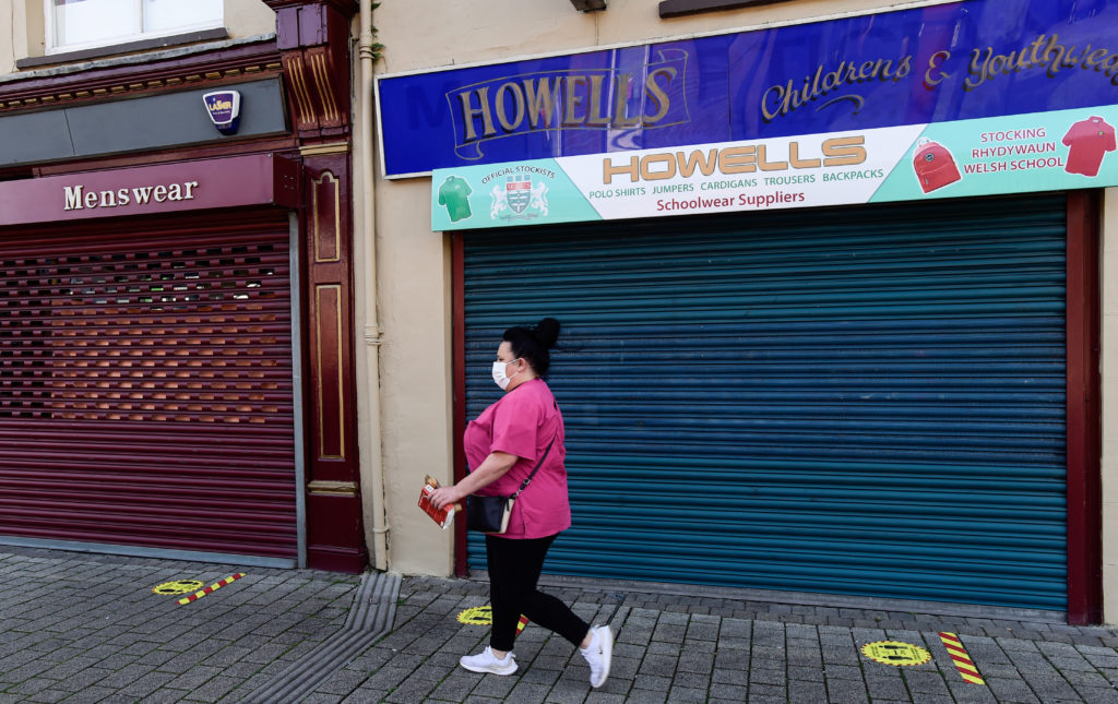 Second Uk Lockdown Pm Says Second Wave Inevitable New Restrictions