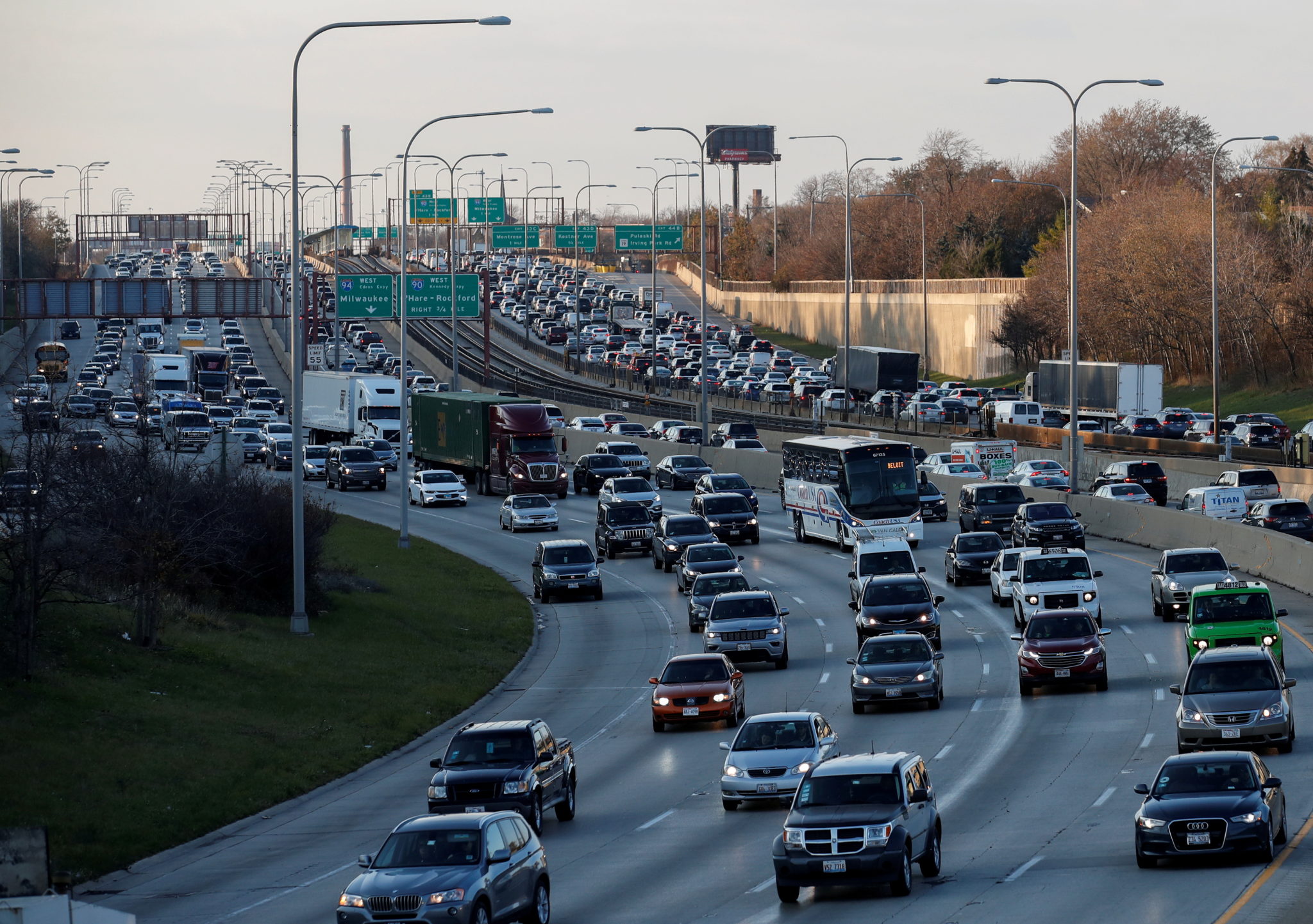 U.S. traffic deaths soar to 38,680 in 2020; highest yearly total since ...
